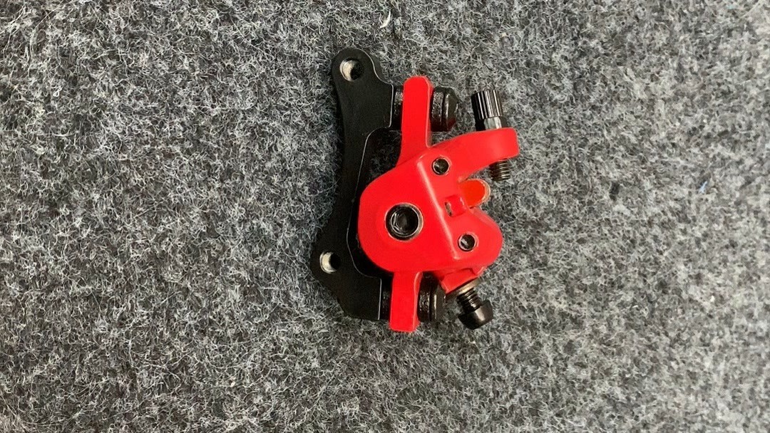 10寸电动滑板车 更换刹车片视频