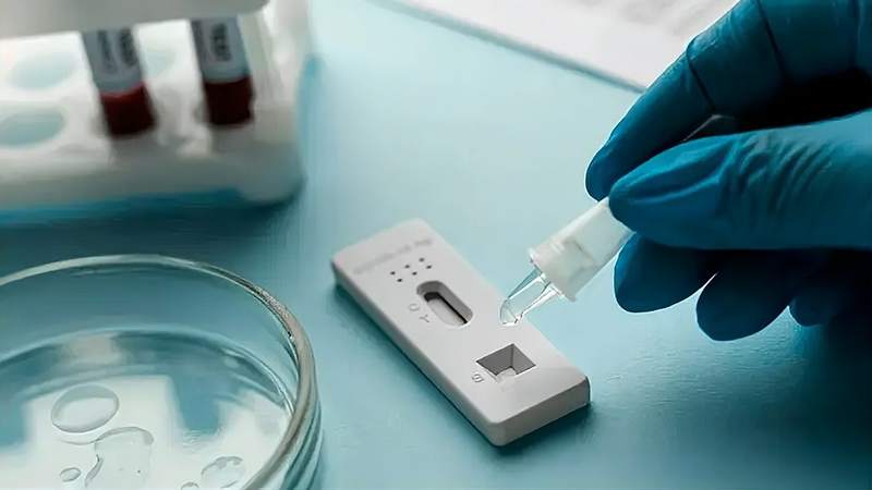 抗原自测引关注:半年多前发的还能用吗?“壕”囤有必要吗?