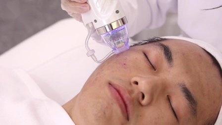 爱蕊诗黄金微针美容仪器正确的操作教程——雷翡士