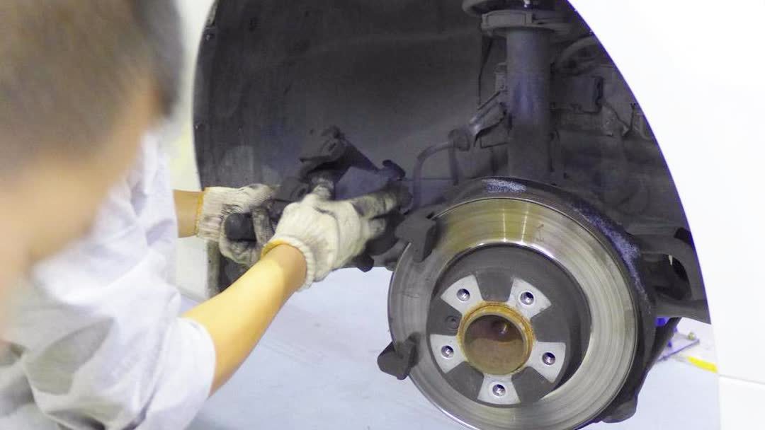 多久换刹车片?别被坑,1分钟弄懂刹车片更换周期