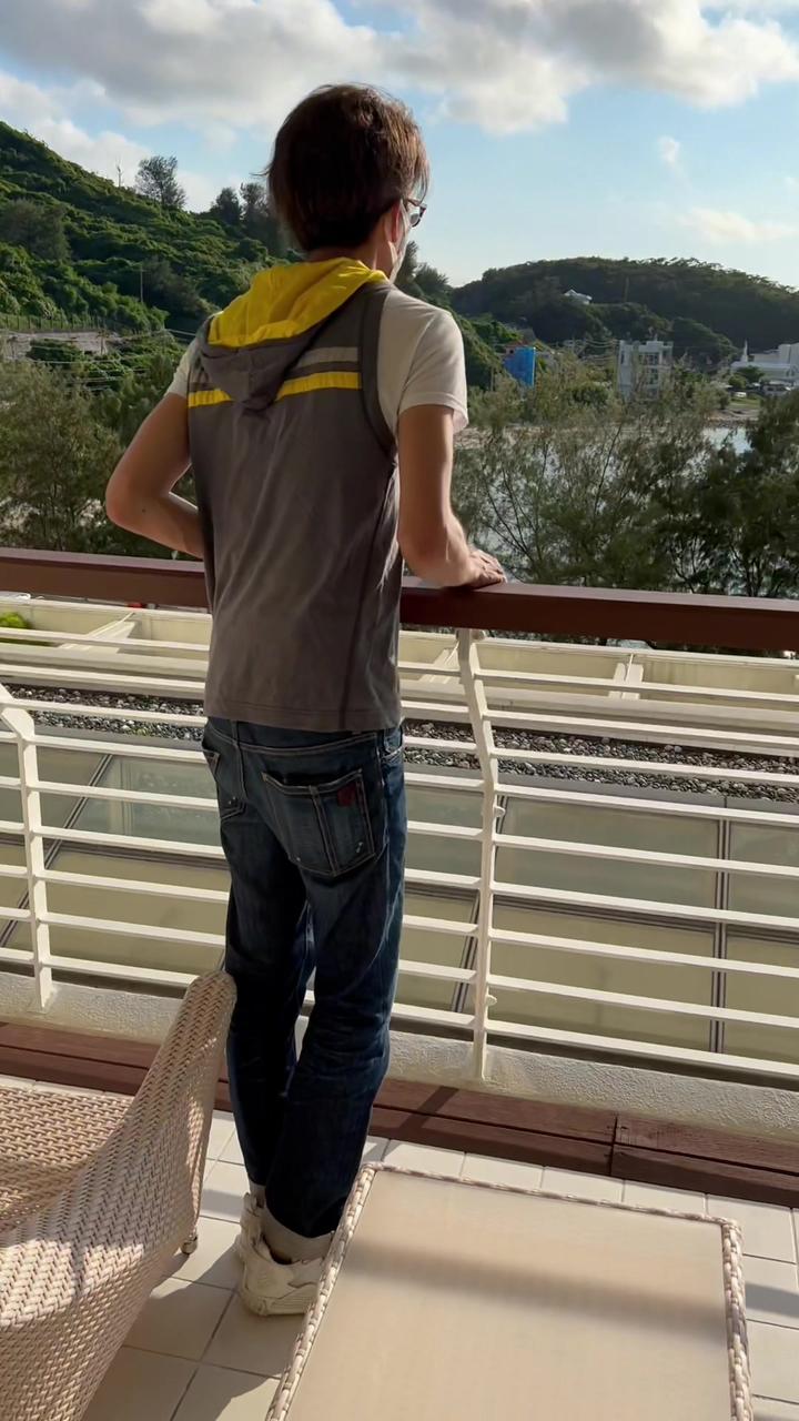 拓哉计划了很久的家庭旅行,趁着暑假终于实现了。他让我什么都别...