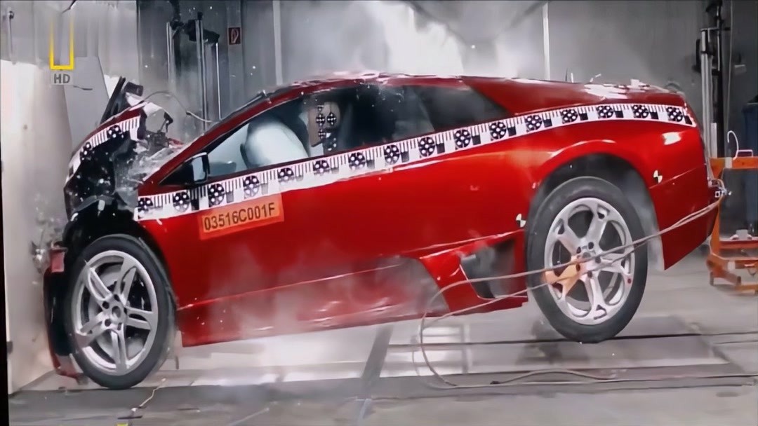汽车碰撞试验,带你了解哪些惊心动魄的碰撞瞬间