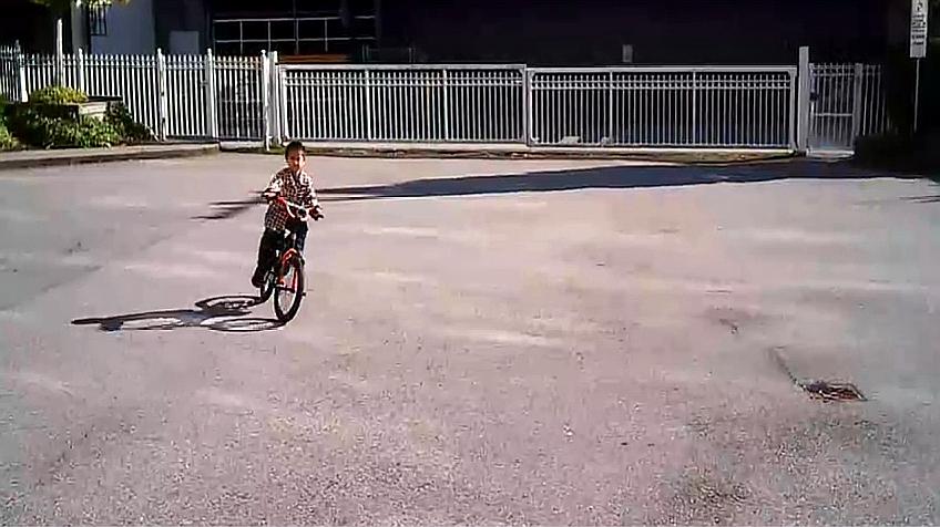 小孩学自行车视频教程,小孩学单车 自行车