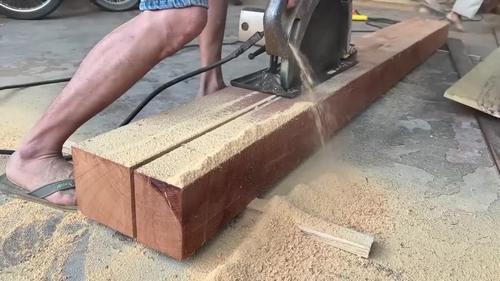 上万元的实木桌原来是这样做的,成品只需几百块,这技术不多见了