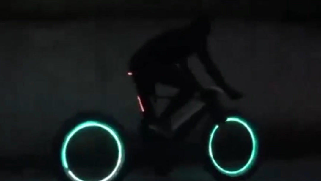 极具未来感的智能自行车THE CYCLOTRON BIKE