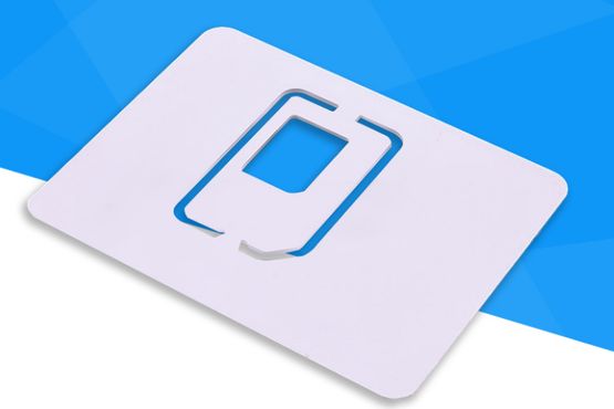 手机小卡怎么装进大卡的手机里面?