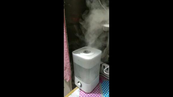 小型空气加湿器。