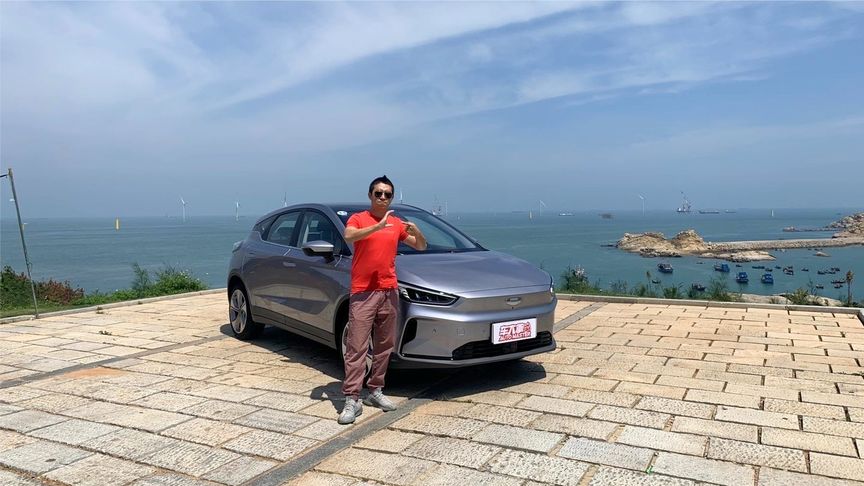 抢先试驾几何C!最长续航550km,360°透明全景影像,12.98万起售