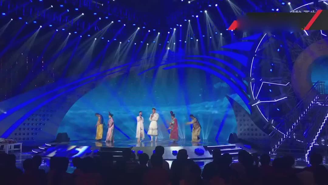 《还珠格格》片尾曲《你是风儿我是沙》现场再现,全程感动