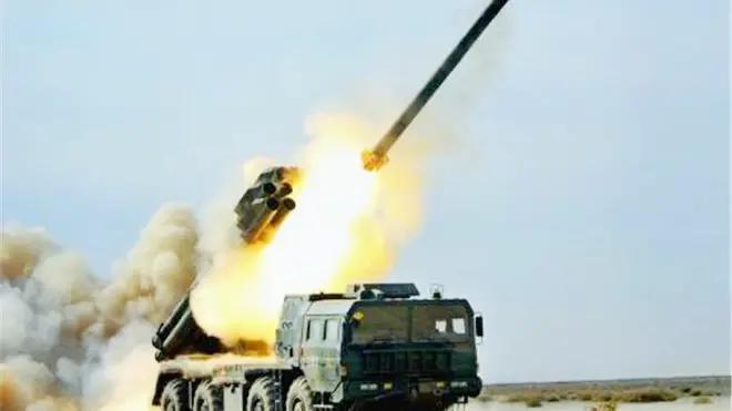 中国又一出口利器,全球射程最远火箭炮,中东土豪可买去当导弹用