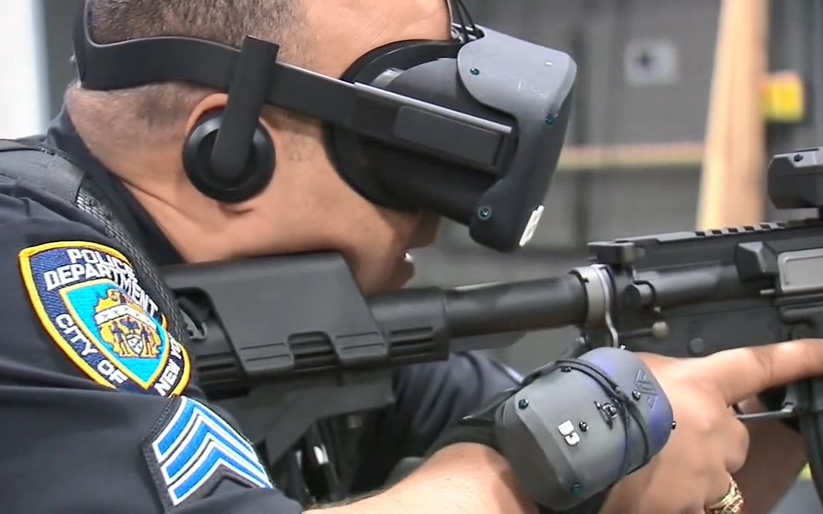 纽约警方使用VR模拟演练枪击案应对方案