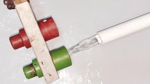 一直流着水怎样热熔水管?这是水电工的拿手绝活,不停水也能热熔