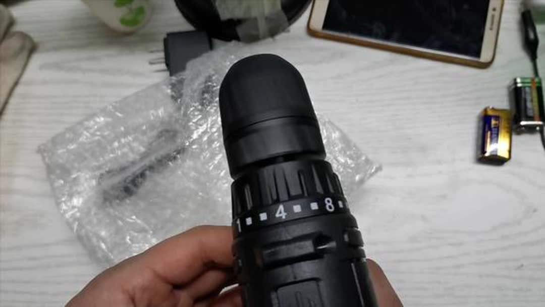 花二十七块钱就能买到一把锂电池充电钻!是不是很便宜