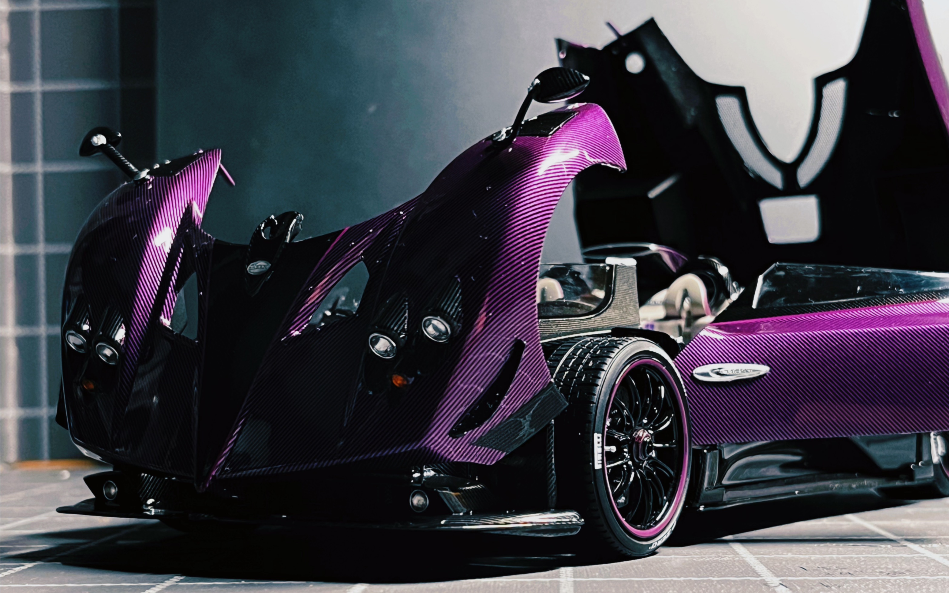 LCD 1/18 PAGANI Zonda HP紫色碳纤维,从开预定到出货两年多的时间...