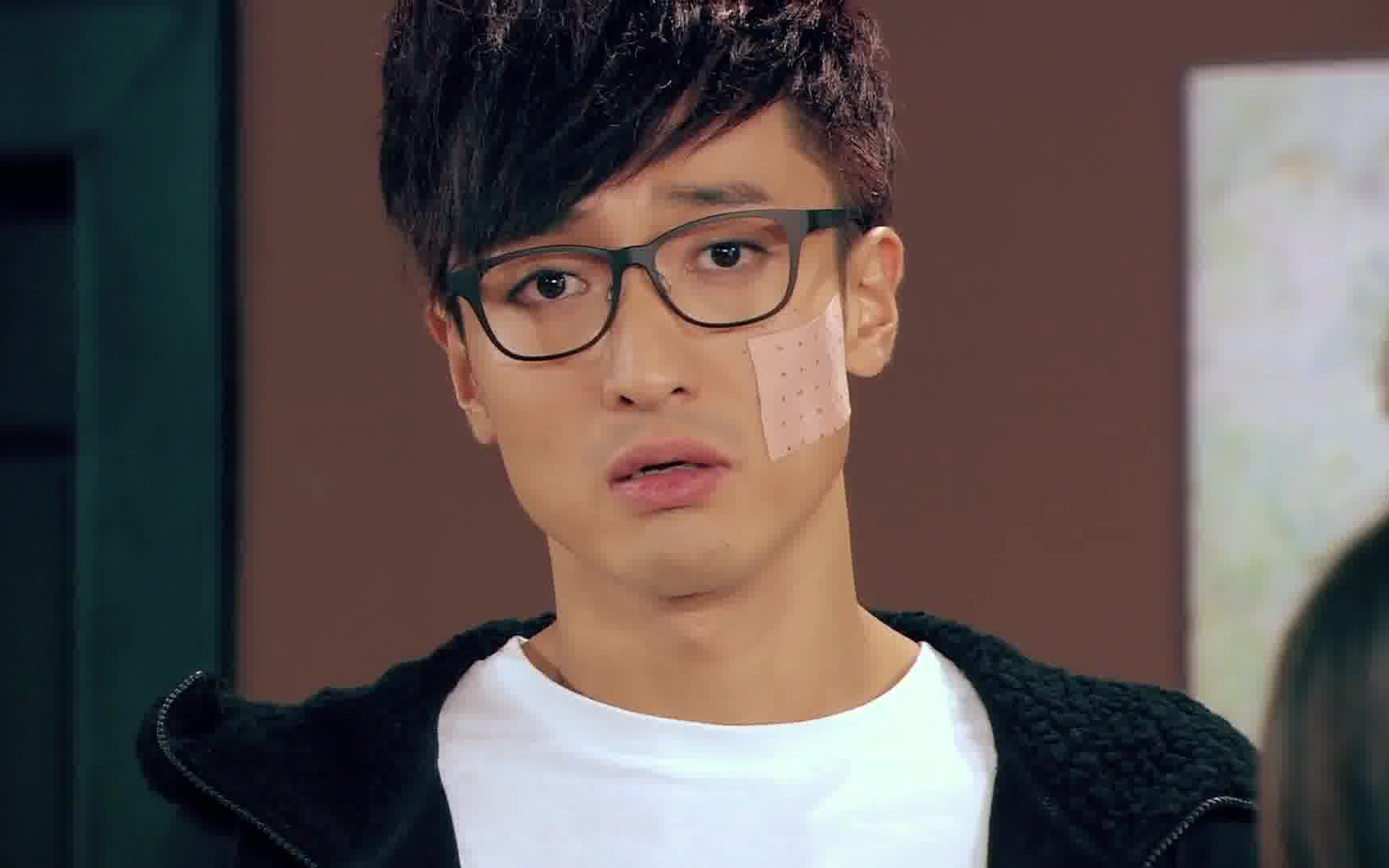 只能用相对论时间变慢公式进行解释:t=t0√(1-v^2/c^2)。其中t为新的...