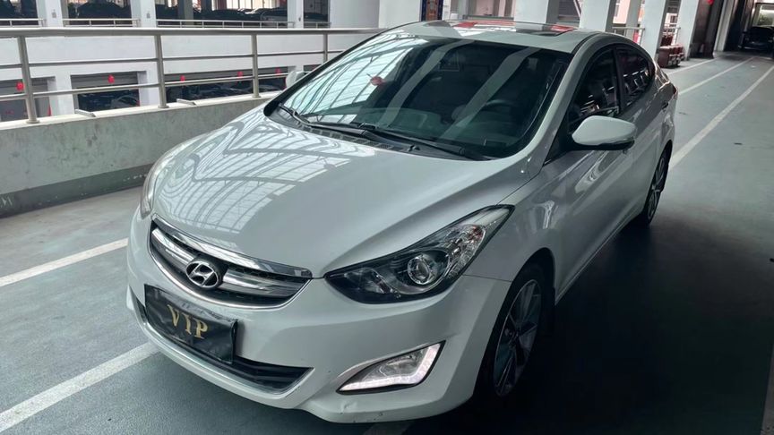 15年11月上牌现代朗动1.6自动