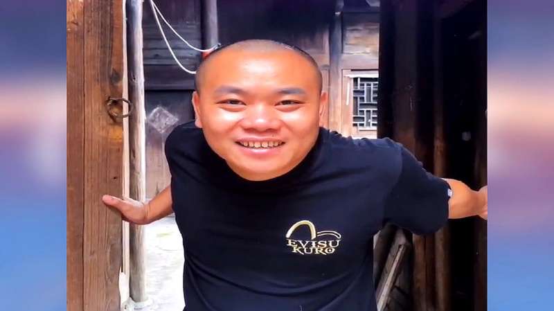 搞笑:幸好跑得快,不然又被开罚单了!