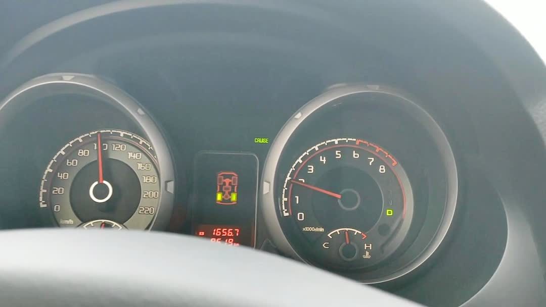 上路告诉你2020款帕杰罗如何开启定速巡航功能