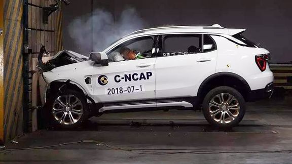 2018年最安全的SUV,碰撞测试几乎满分,网友:看来不光是样子货