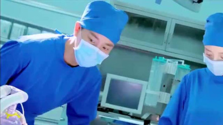 男医生模仿打麻将的声音,不料产妇有反应,顺利产下婴儿!