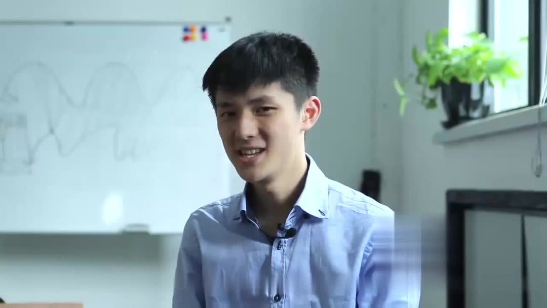 90后少年天才科学家,带来新型传感器取代鼠标,被四位老师抢!