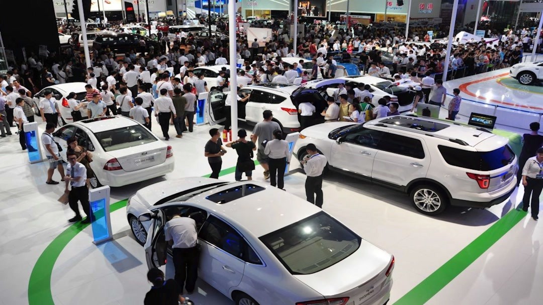 买车究竟是买新能源车还是燃油车?老司机:理性购买别再盲目跟风