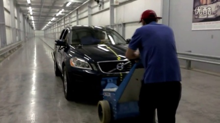 参观IIHS 深入了解沃尔沃XC60碰撞测试