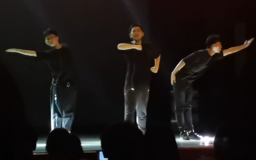 学生话剧演出《三毛保卫战》