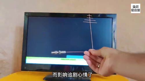 小伙用铜芯制作数字电视捕捉神器,信号放大了100倍,太实用了