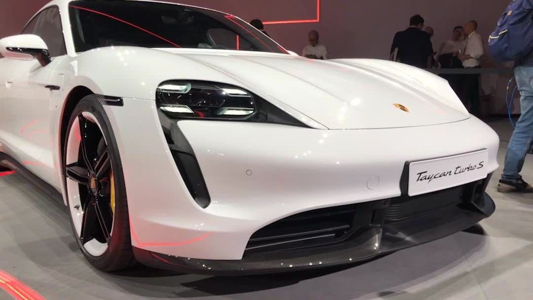 保时捷旗下首款纯电动跑车-Taycan正式全球首发