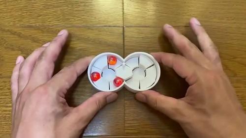 日本手工大神制作玻璃珠循环滚动,感觉放一个在桌上的话,会上瘾