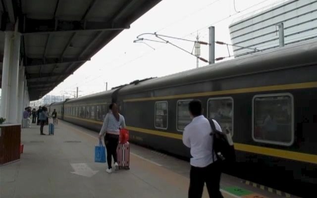 猪,挺好的!Z385/Z386列车出入茂名站、湛江西站【Canon G10录制】...