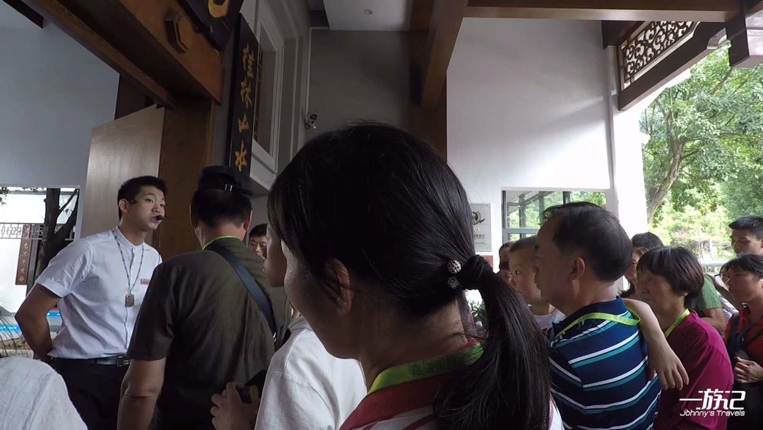 广西桂林:一日游观石堂鸡血玉博物馆,讲解员讲完就马上带你买