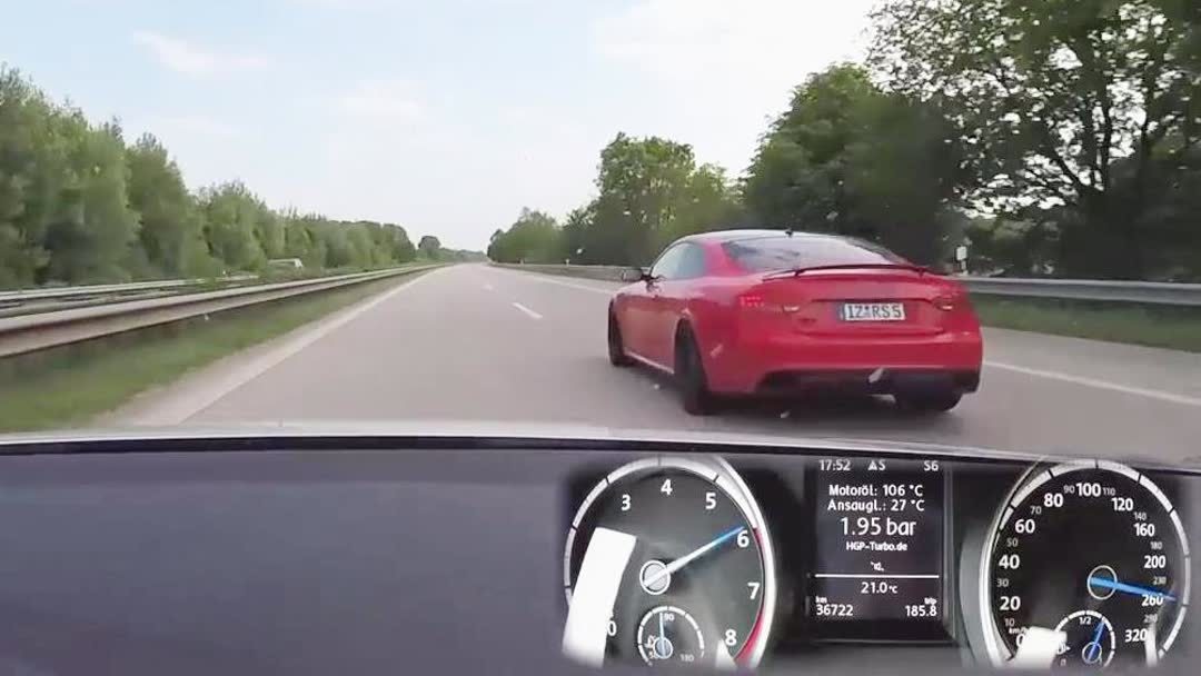 高尔夫R高速上被奥迪RS5超车,车主启动了Sport模式