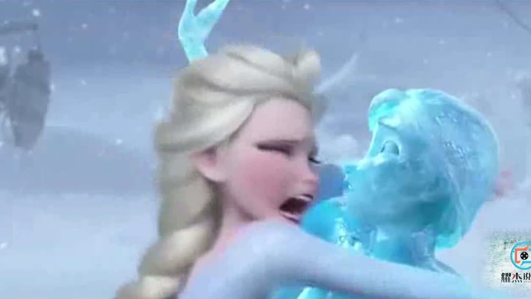 好莱坞动画大片《冰雪奇缘》公主身穿浅色长袍,强大