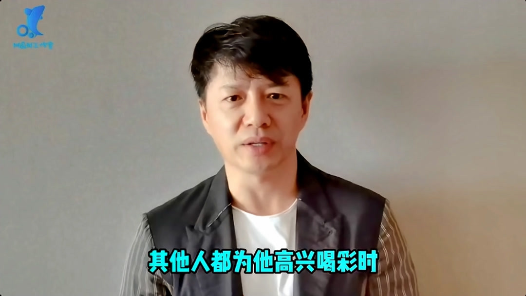 黄晓明爆冷斩获金鸡奖影帝,含泪发表感言,段奕宏的表情耐人寻味