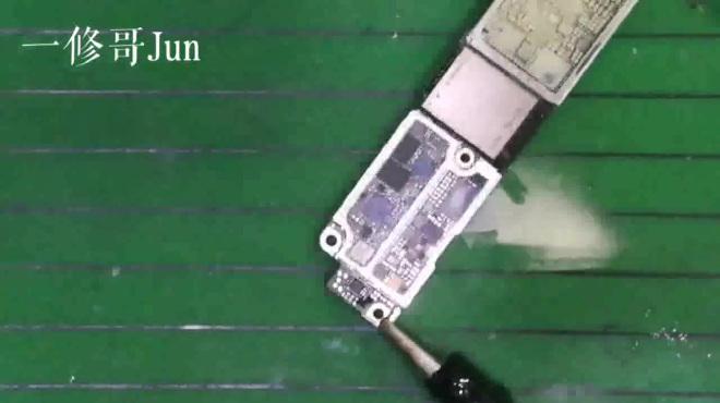 iPhone7显示正在搜索,没有信号,最后是基带CPU烧了,只能当游戏机玩了