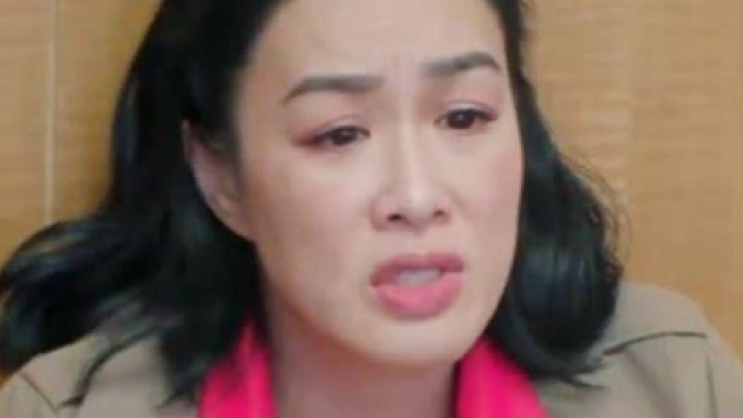 张伦硕钟丽缇在节目中大打出手,两人随手乱摔东西,婆婆都吓哭了