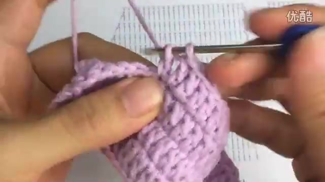 钩针包包手工编织精品款式教学:钩针包包 彩色零钱包1