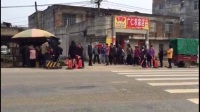桂平市“3.24”交通事故后,学校强调警戒路段安全后通行!