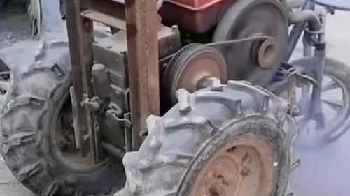 这辆二手车,听声音还是动力十足,应该还能用10年