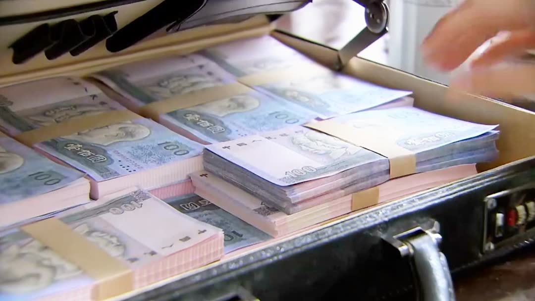 会计胆真肥,做假账贪污进自己口袋,这就是国企倒闭的根源