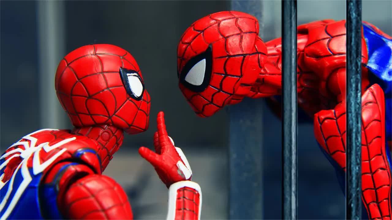 漫威定格动画:复仇者联盟都穷到抢银行了!还被绿巨人抓了!