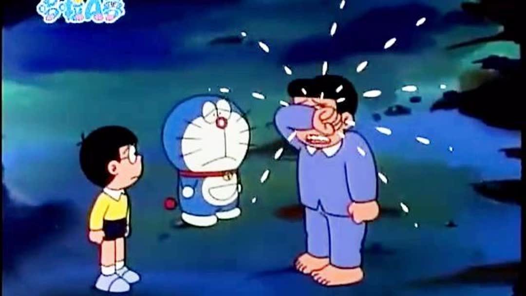 哆啦A梦和大雄坐时光机,为了知道一场火灾的真相,到未来去调查