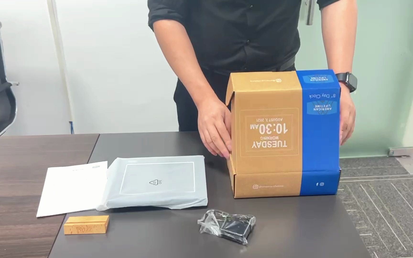 海外市场畅销的数字时钟机开箱视频来了!