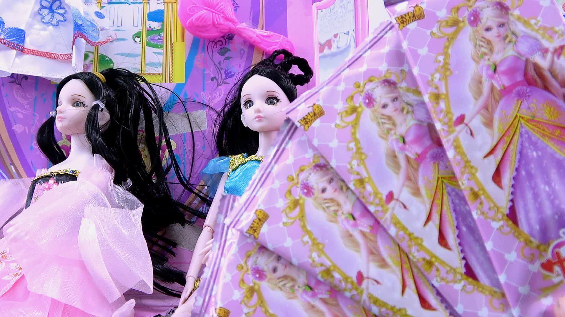 今天孔雀和罗丽仙子帮忙拆叶罗丽卡片,能托福抽中火领主吗?