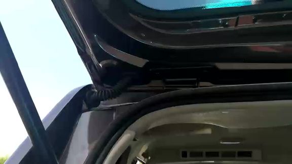 后备箱和车子的连接很坚固,很安全,值得信任「来自懂车帝车友圈」