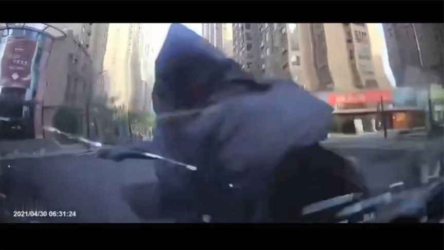 非机动车上路别”任性”,这凄惨呻吟告诉你为什么?