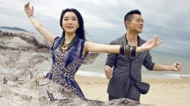 凤凰传奇参加华语至尊演唱会《月亮之上》嗨翻全场