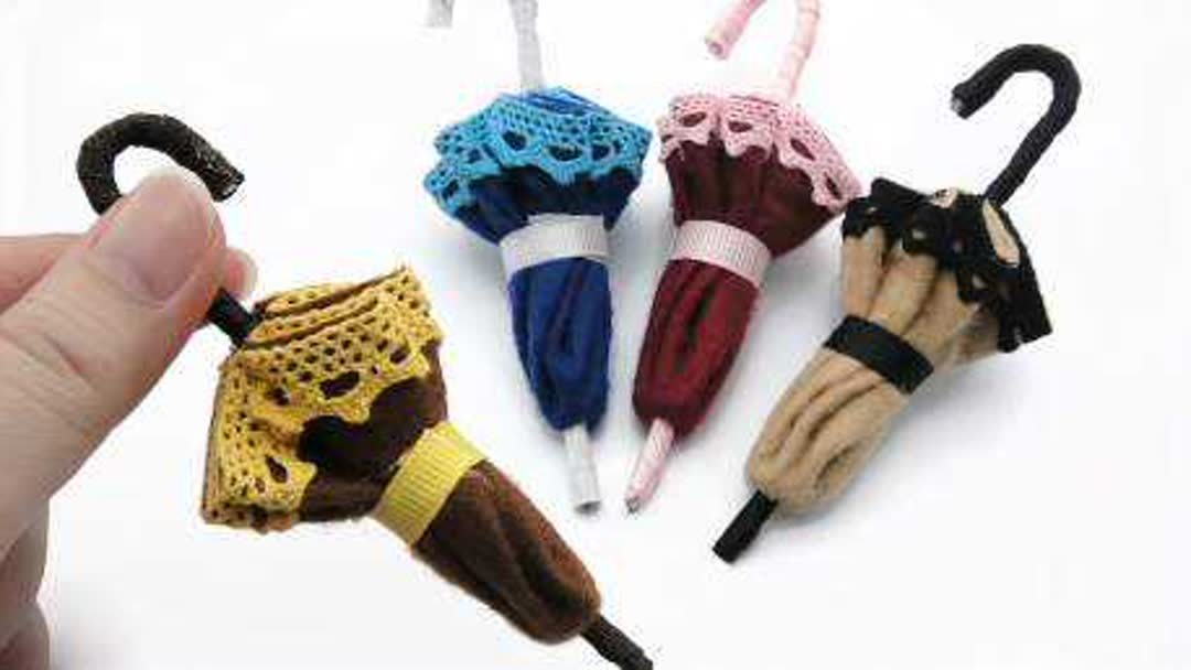 手工制作精致小雨伞,红色那一把看起来会不会更可爱呢?